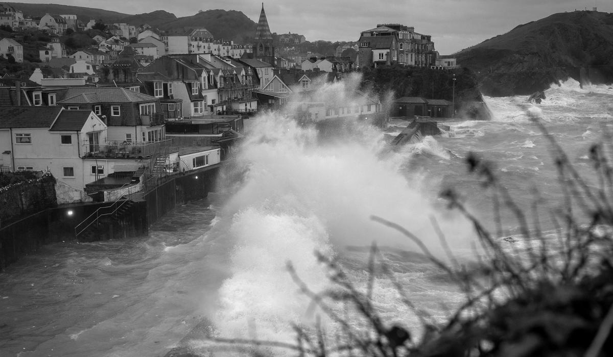 Strong winds and high tides bring havoc to North Devon - Photo 1 of 11 ...