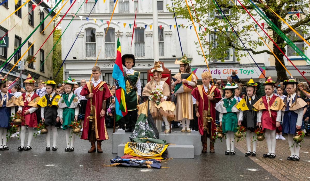 Pictures: Torrington Mayfair brings the crowds and defies the weather ...