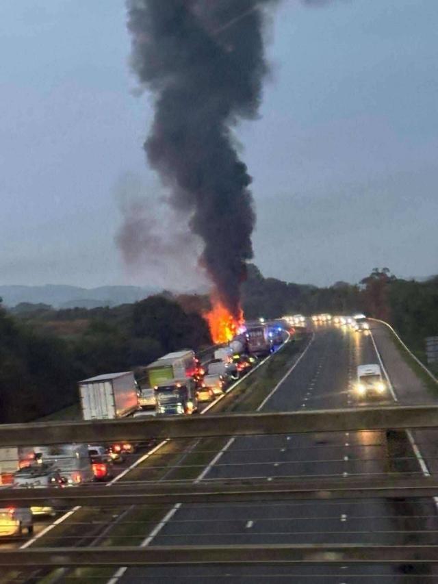 lorry fire m5