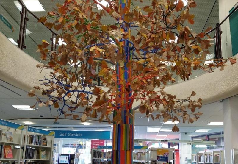Huge tree sculpture installed at Barnstaple Library - North Devon Today