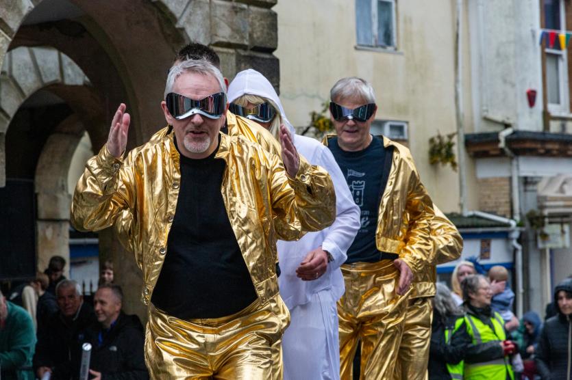 Pictures: Torrington Mayfair brings the crowds and defies the weather ...