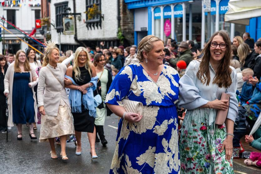 Pictures: Torrington Mayfair brings the crowds and defies the weather ...