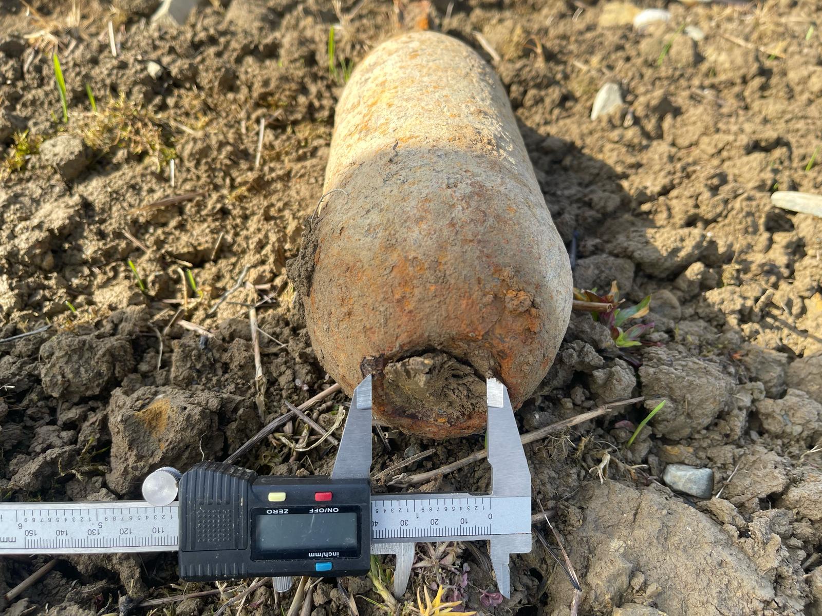 Bomb disposal called to wartime mortar shell found in South Molton ...