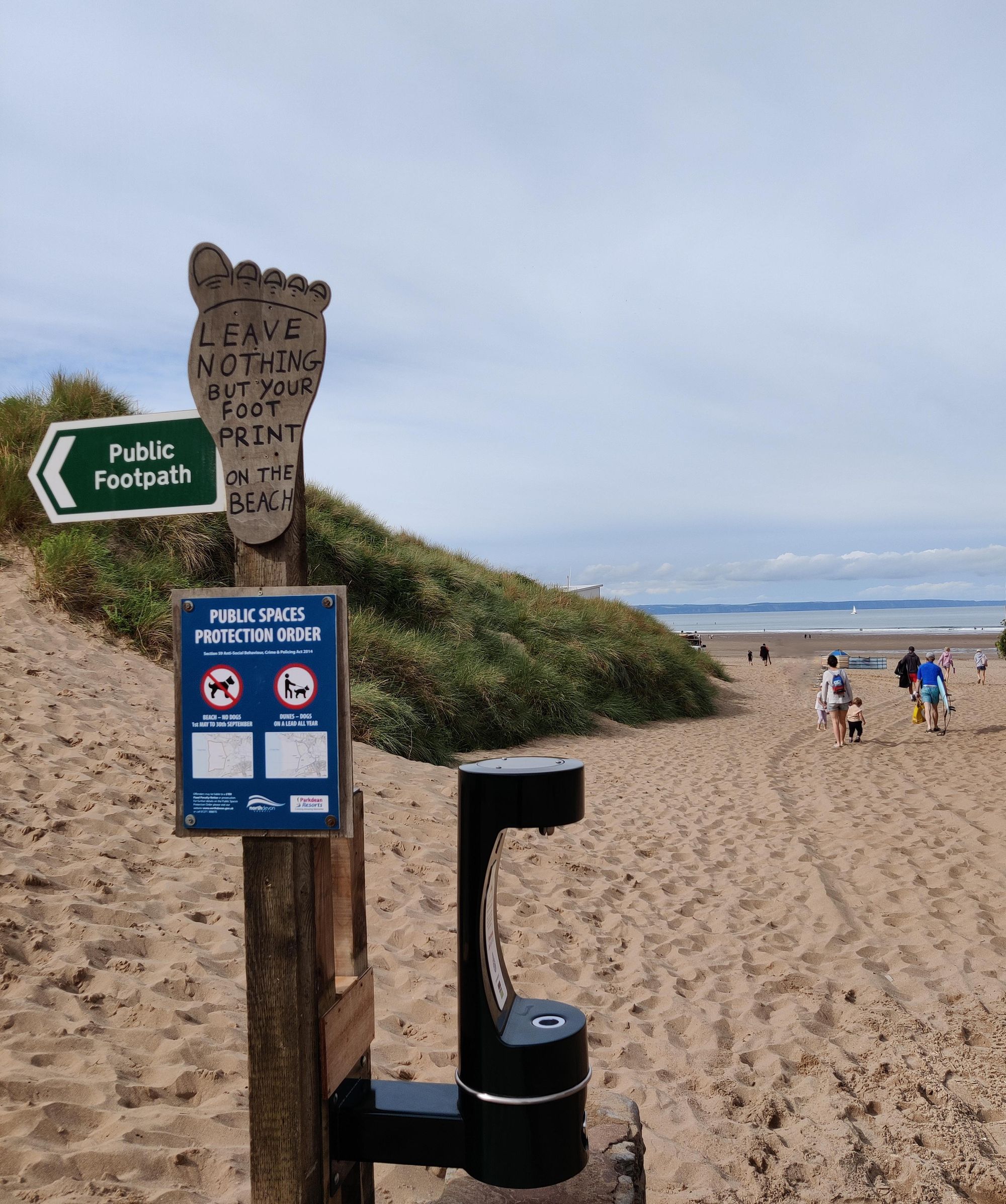 Ruda Holiday Park installs new water fountain at Croyde Beach - North ...